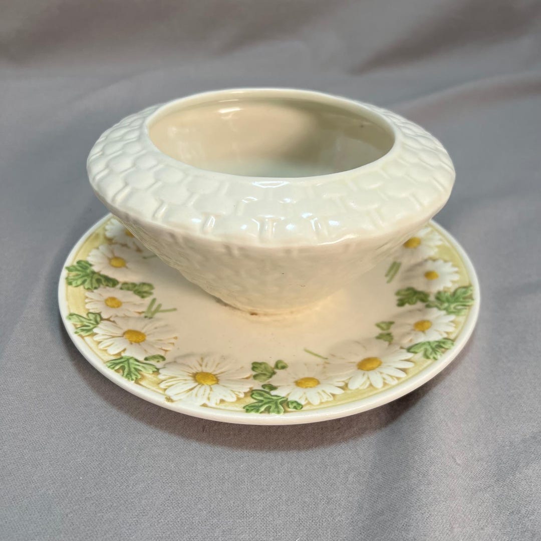 Metlox Poppytrail Sculptured Daisy Gravy Boat 70s Made in California ...