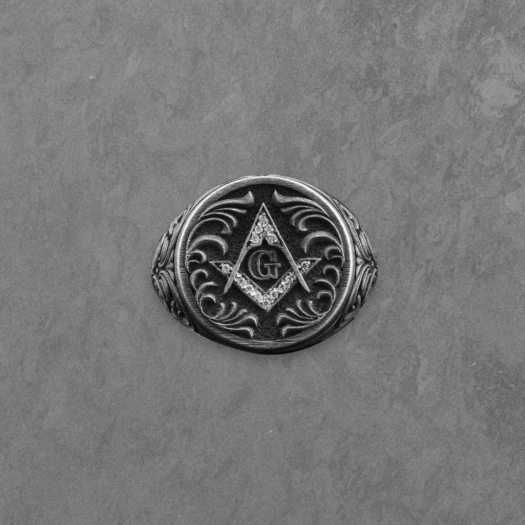 Masonic Signet Ring in Oxidized Silver – Square and Compass Symbol With ...