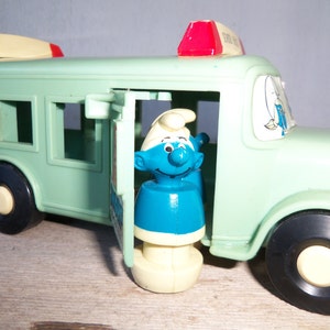 Smurf School Bus With 3 Smurf Figures Wallace Berrie 1982 - Etsy