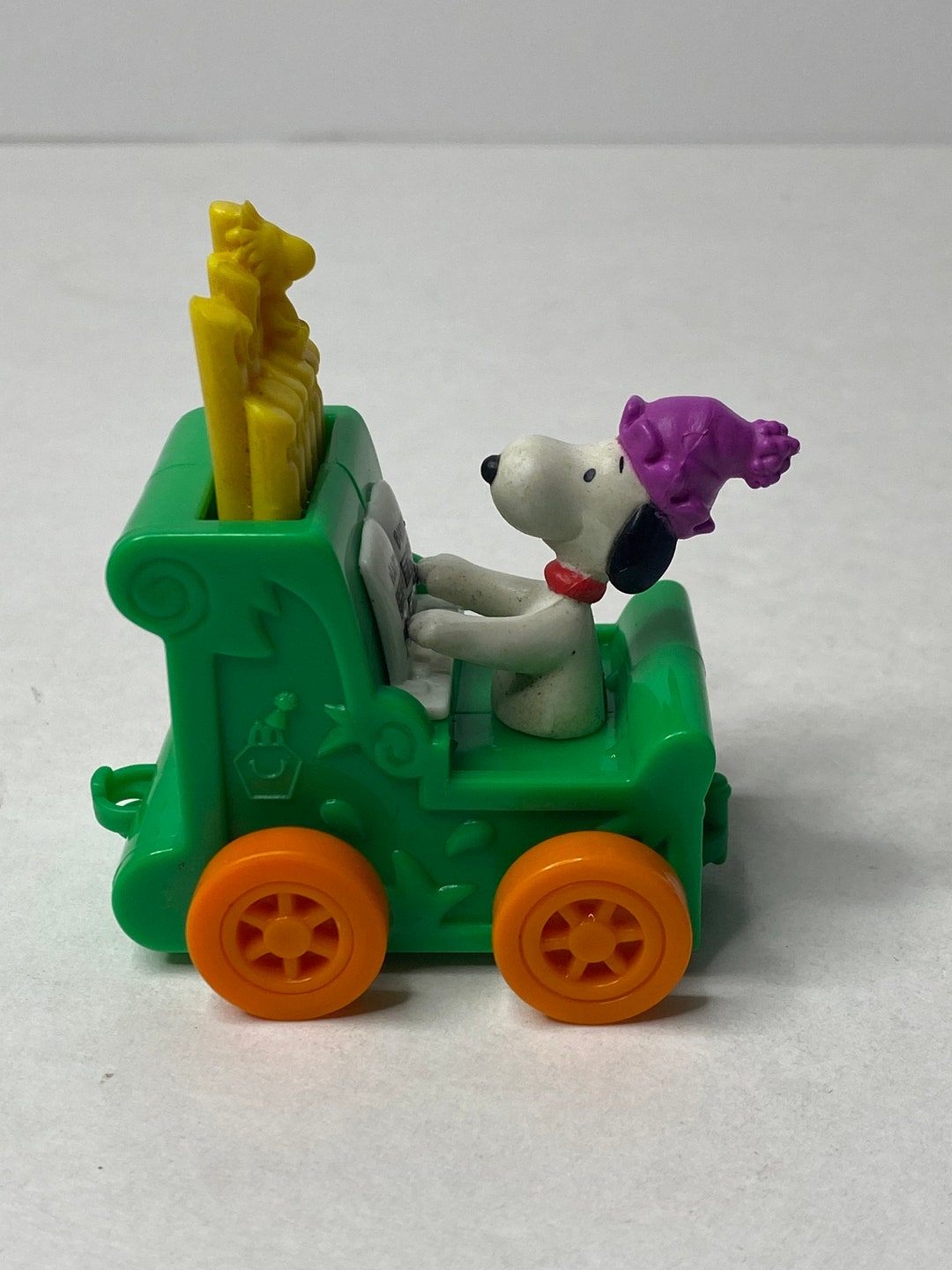 Snoopy in Car Playing Organ Mcdonalds Birthday Train Figurine Cake ...