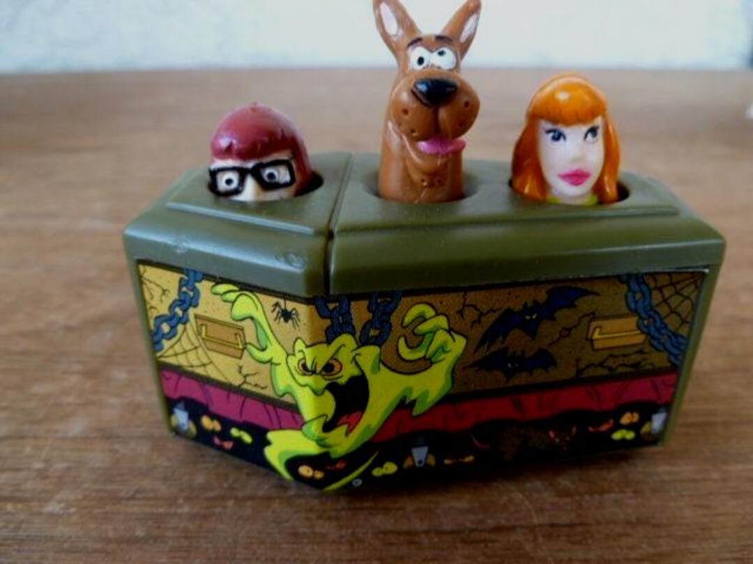 Scooby Doo Velma Scooby and Daphne Coffin Cake Topper 2.25" Tall 1998 ...