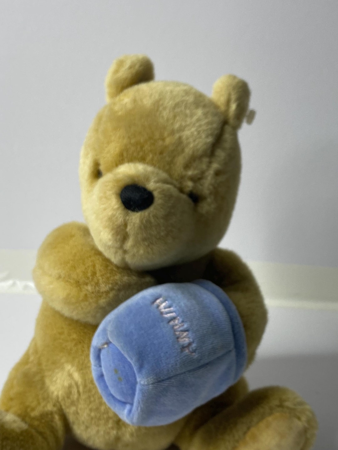 Disney Classic Winnie the Pooh With Honey Pot Musical Plush Gund 9 ...