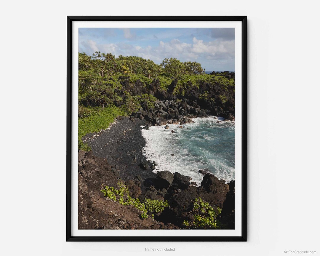 Black Sand Beach on Piilani Hiking Trail (ke Ala Loa O Maui), at ...