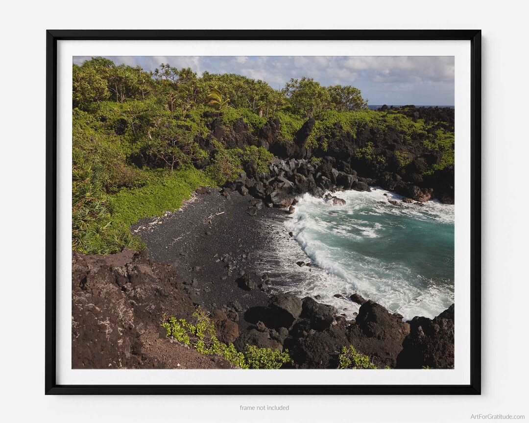 Black Sand Beach on Piilani Hiking Trail (ke Ala Loa O Maui), at ...