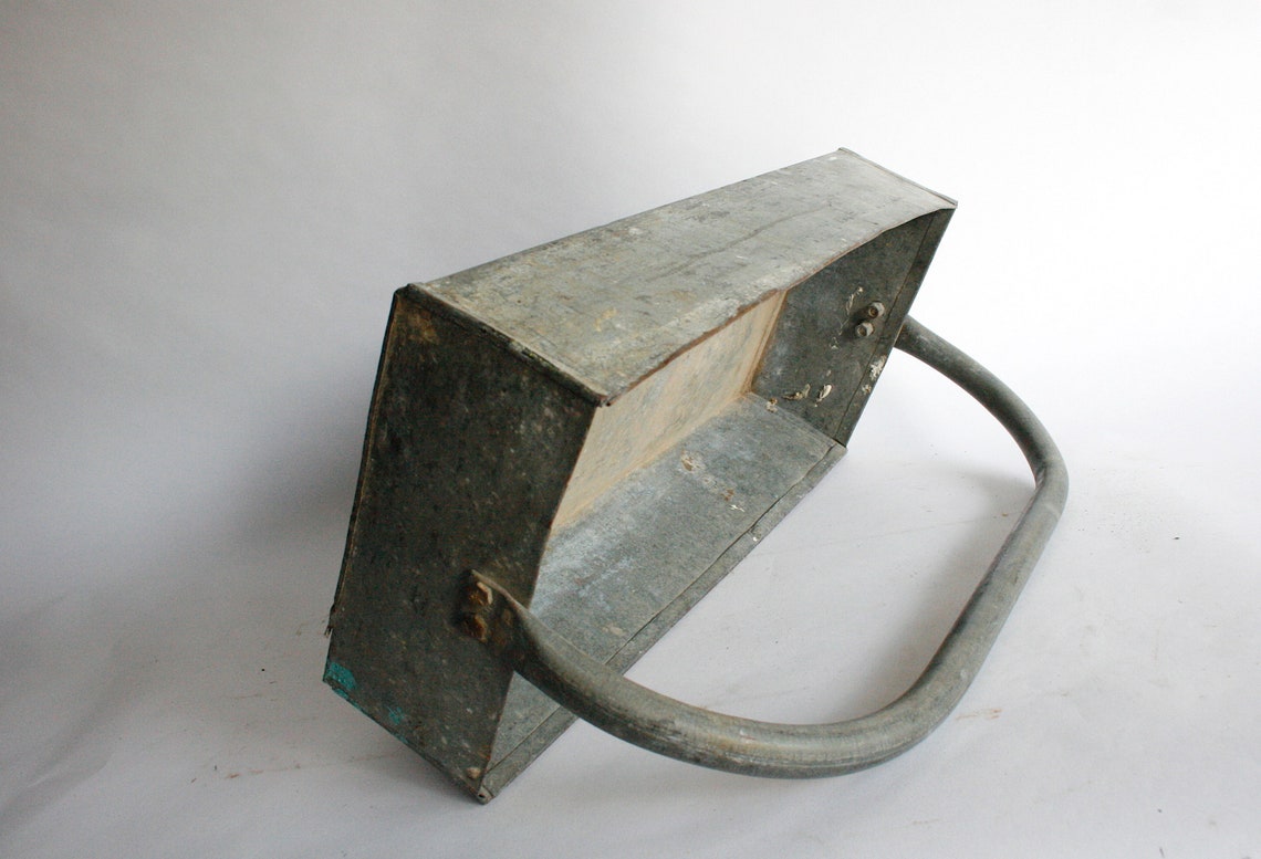 Vintage Galvanized Metal Tool Caddy ... Primitive Rustic Plant Holder ...
