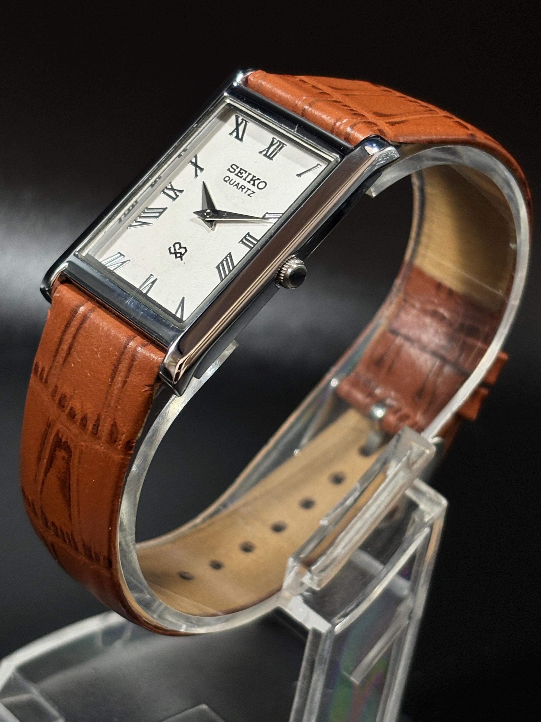 Vintage Seiko Tank Watch: Slim Quartz, White Dial, Leather Strap - Etsy