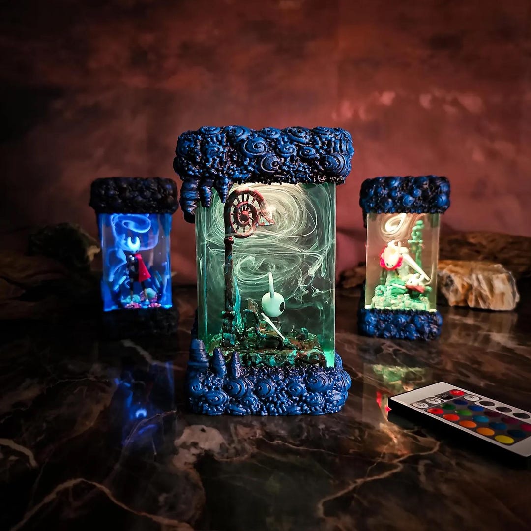 H.ol\lo.w Knig.ht Handmade Game Character Epoxy Resin Lamp, Resin Art ...