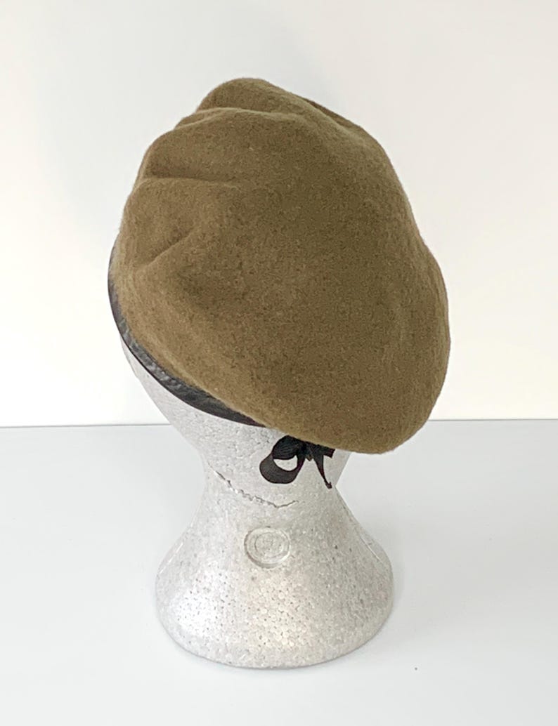 British-issue Khaki Beret. New. Sizes 56cm to 60cm. Foot Guards. Royal ...