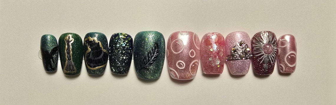 Wicked Glinda & Elphaba Nails - Etsy UK