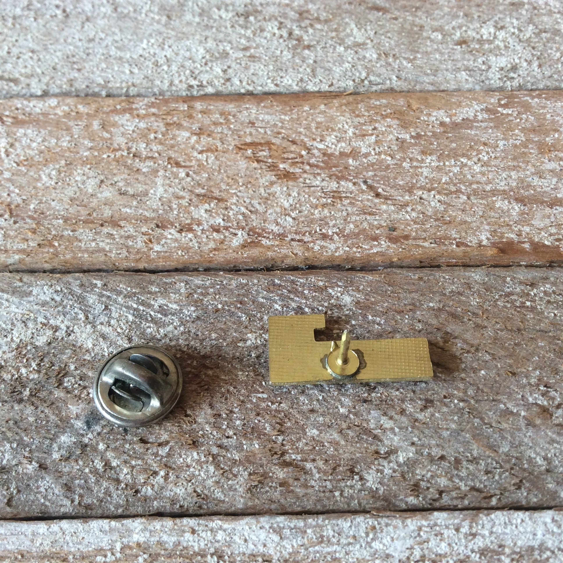 Vietnam Service Pin 1970, Enameled Red Yellow Green Pin Back, 70s Gold ...