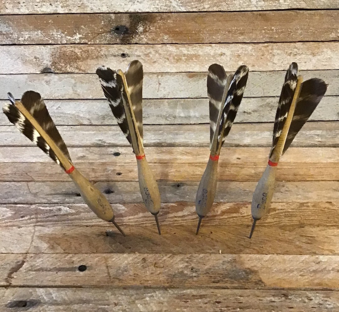 Four Vintage Deco Co 2 D3 Official Tournament Turkey Feather Darts With ...