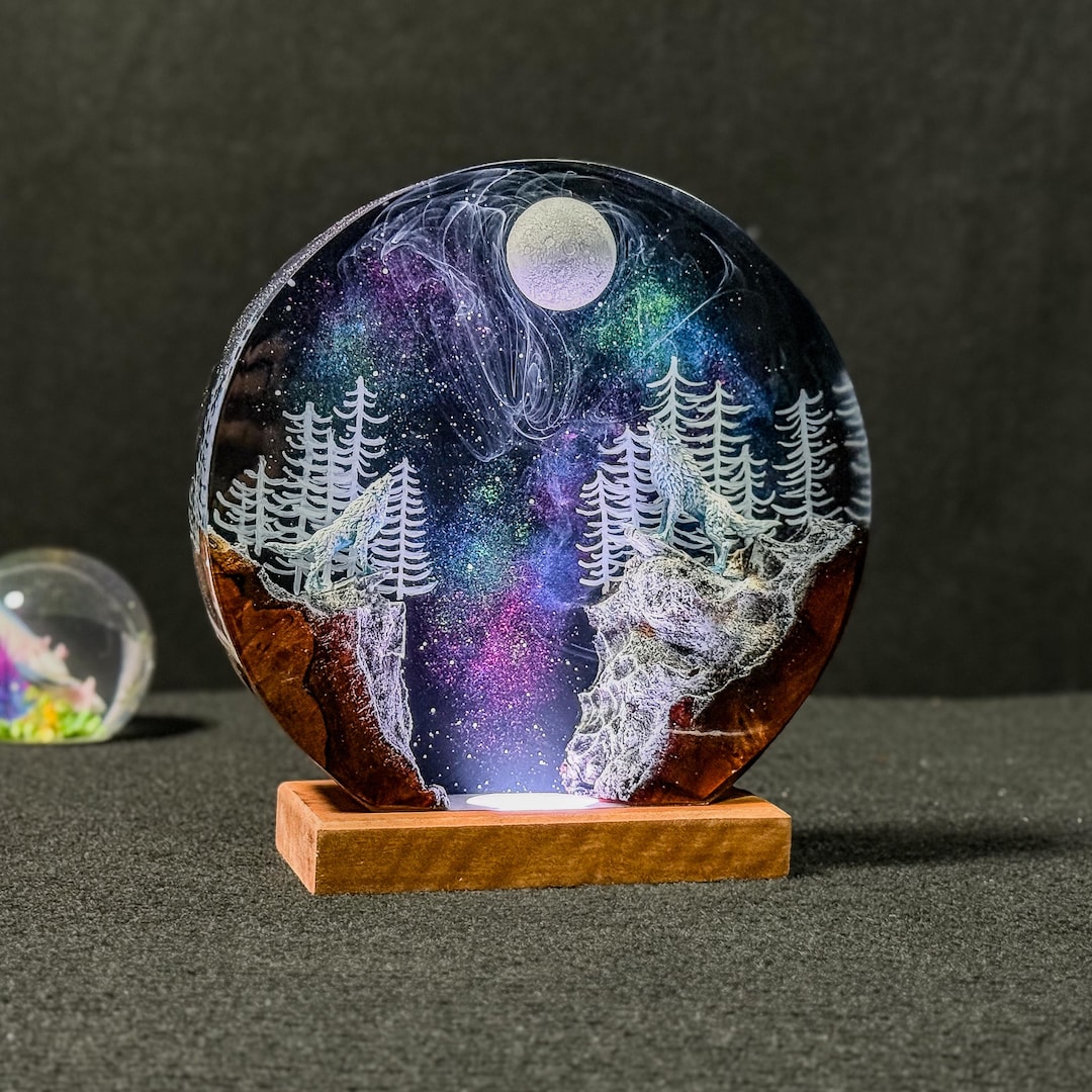 Wolf & Moon Resin Lamp, Double Wolf Epoxy Night Light, Handmade Resin ...