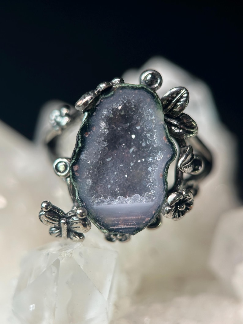 Small Grey Agate Geode Ring With an Ornate Frame, Oval Druzy Stone and ...
