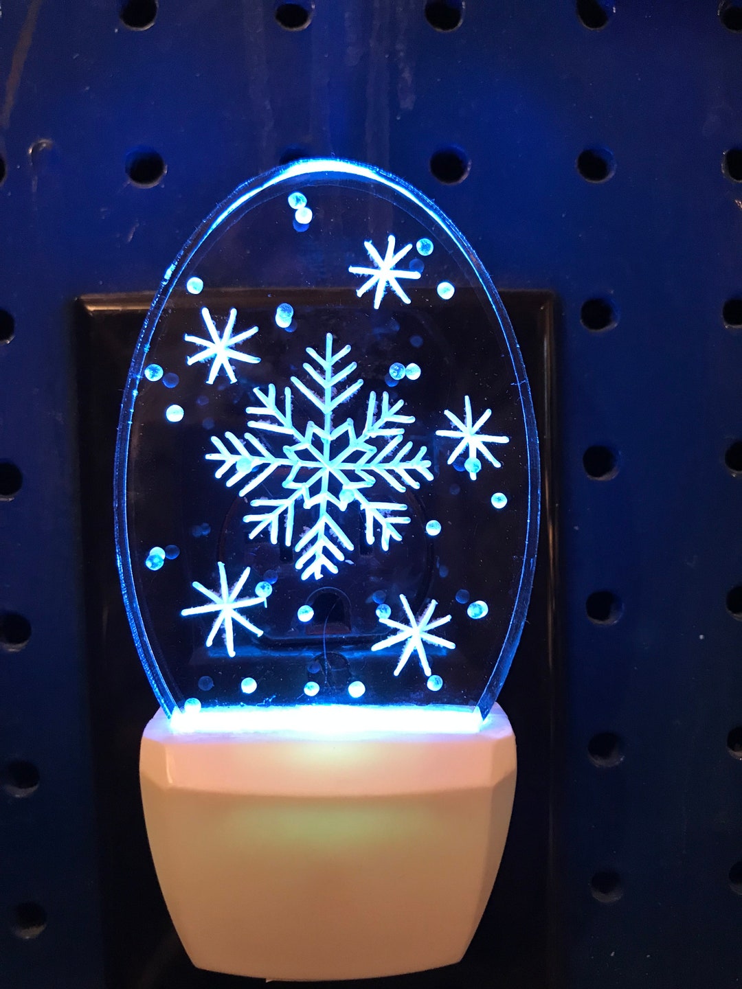 Snowflake Nightlight, Hand Carved in 3d LED Light Has 3 Color Options ...