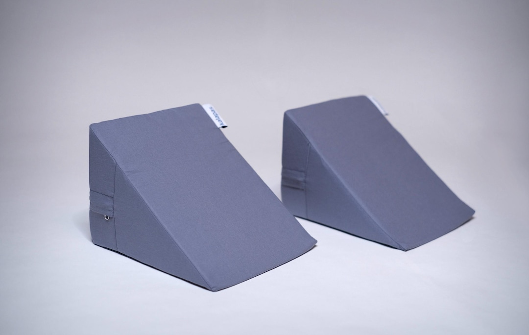 Knee Wedges for Meditation / Pair of Foam Cushions for Joint Relief ...