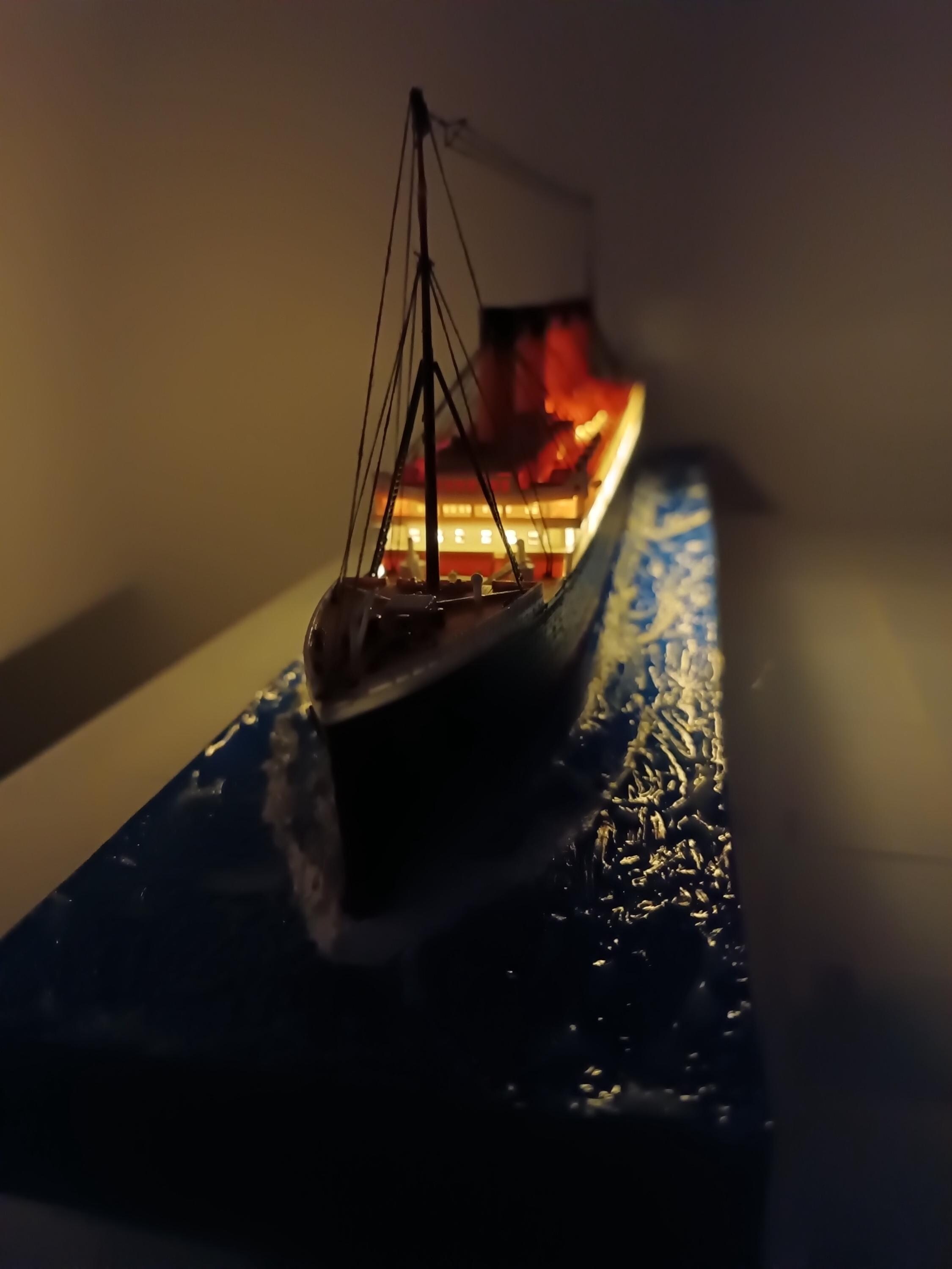 Handmade Titanic Resin Diorama: Historical Titanic Sailing Scene - Etsy