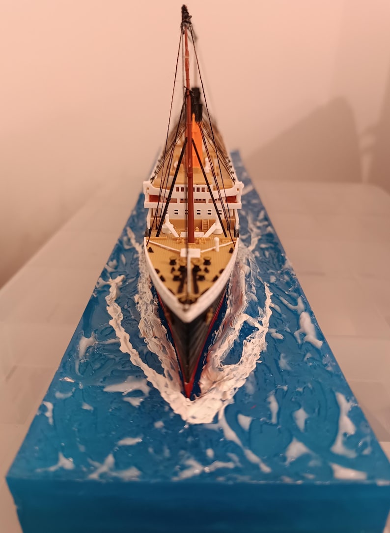 Handmade Titanic Resin Diorama: Historical Titanic Sailing Scene - Etsy