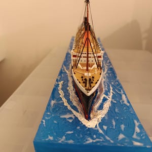 Handmade Titanic Resin Diorama: Historical Titanic Sailing Scene - Etsy