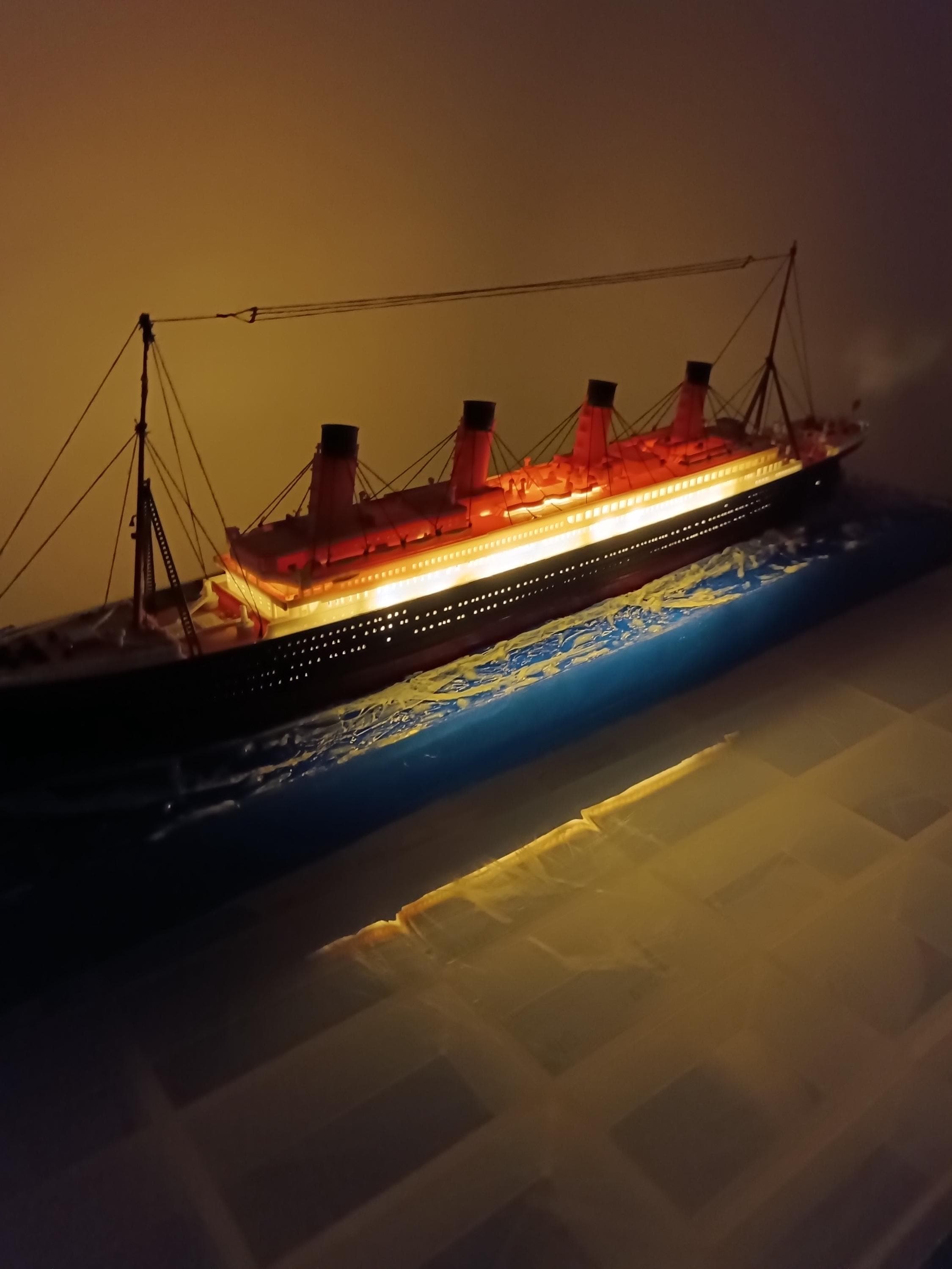 Handmade Titanic Resin Diorama: Historical Titanic Sailing Scene - Etsy
