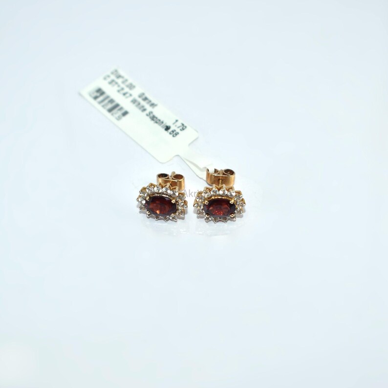 Aretes con halo de granate 100 % en engaste clásico de oro de 14 ...