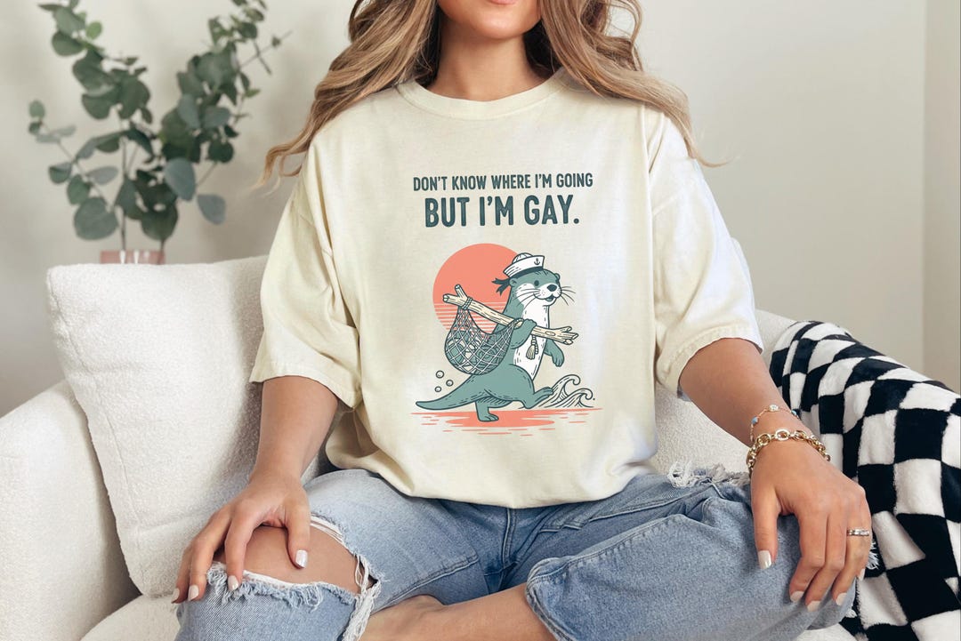 Funny Gay Shirt Otter LGBTQIA Pride Tee, Cute Sea Otter Graphic Top ...