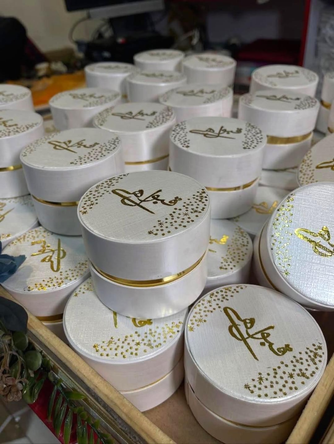 Personalized Arabic Calligraphy Favor Boxes | Luxury White & Gold ...