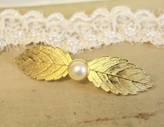 Items similar to Hera - Victorian shabby chic vintage style hair clips ...