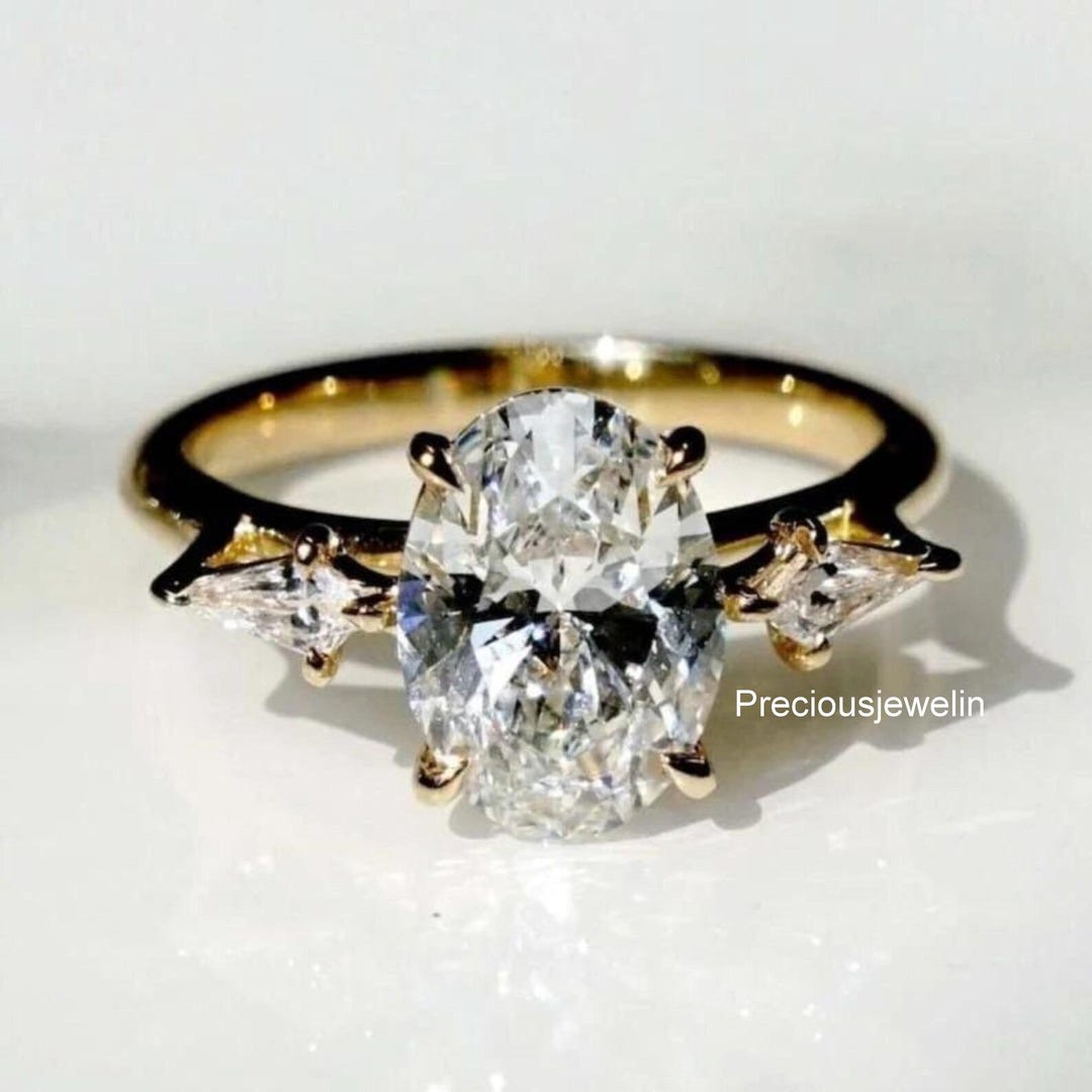 Oval Cut 3 CT Three Stone Moissanite Engagement Ring With Side Kite Cut ...