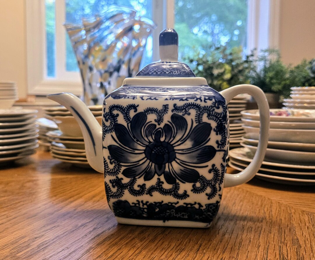 Nantucket Vintage Teapot With Lid. Classic Blue & White Porcelain. - Etsy