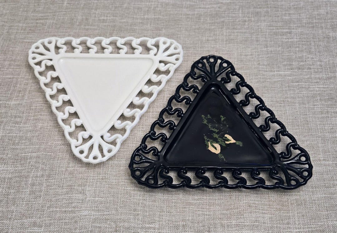 Set of 2 Vintage Westmoreland Triangle Lace Edged Plates. 8.5". Some ...