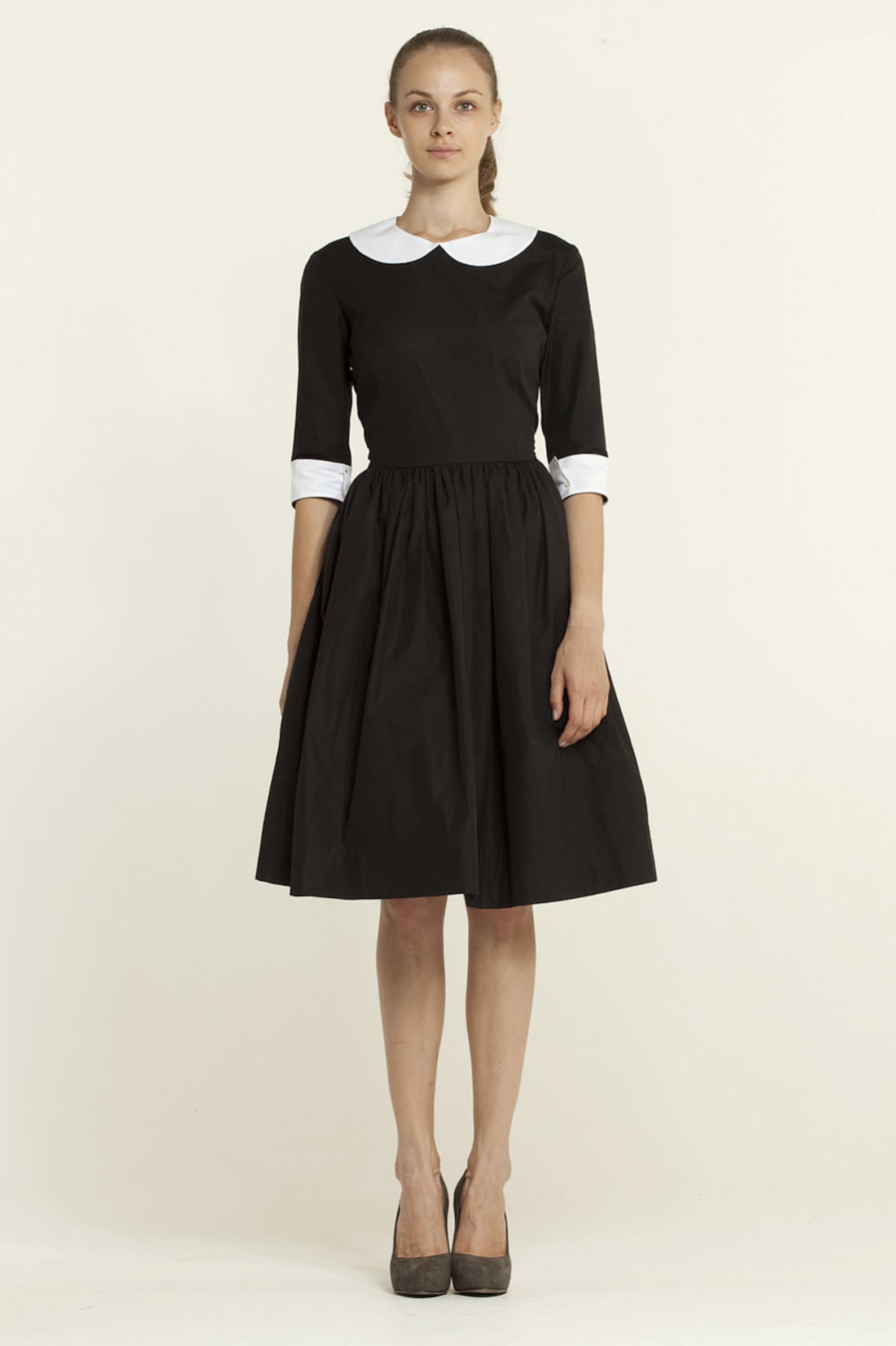 Kleid Schwarz Mit Weissem Kragen