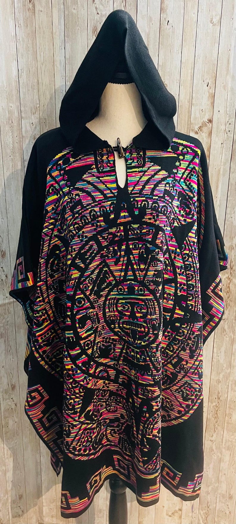 Gavan Poncho Mexicano Calendario Azteca Con Gorro Aztec Calendar ...