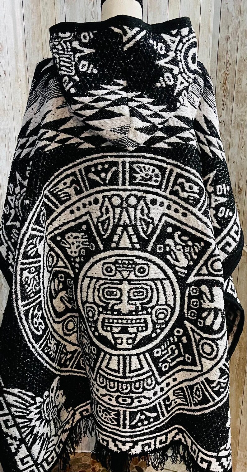 Mexican Poncho Gavan De Calendario Azteca Con Gorro Mexican PONCHO ...