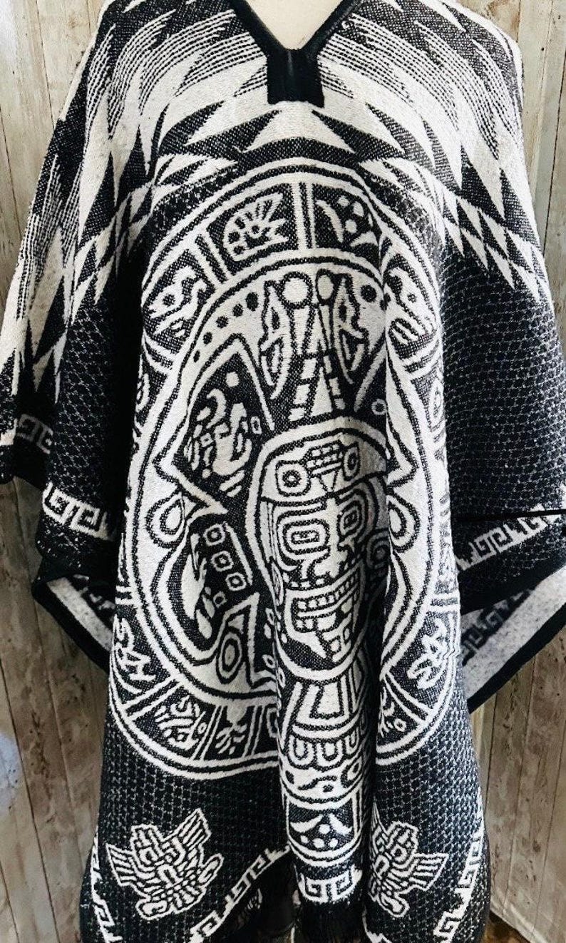 Mexican Poncho Aztec Calendar Poncho Gavan Calendario Azteca Con Amor ...