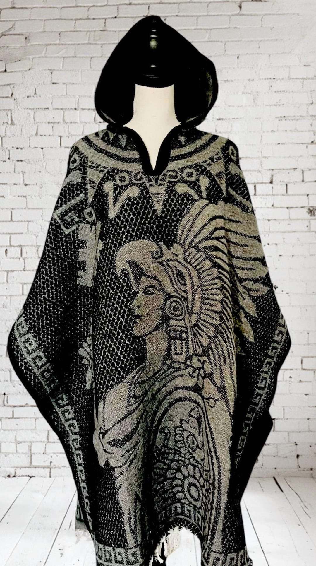 Poncho Azteca Con Guerrero Y Escudo Nacional Double Sided Aztec ...
