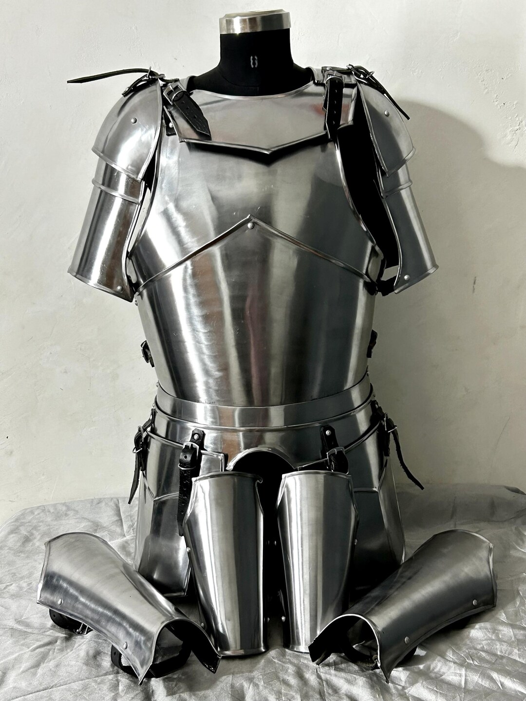 Gothic Lady Knight Full Plate Armor Set – Women’s Medieval Cosplay ...