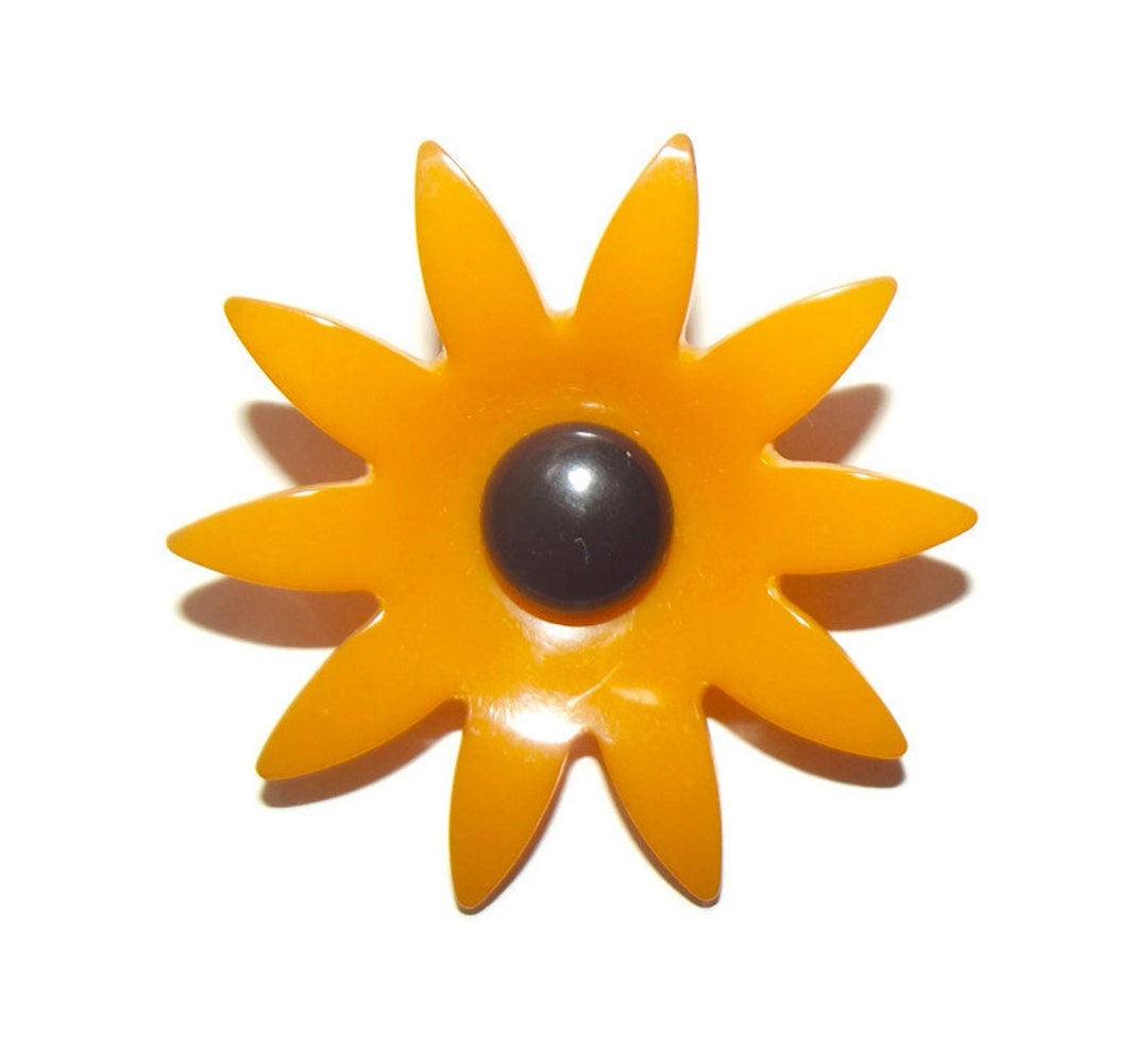 Large Vintage Butterscotch Bakelite Flower Button - Etsy