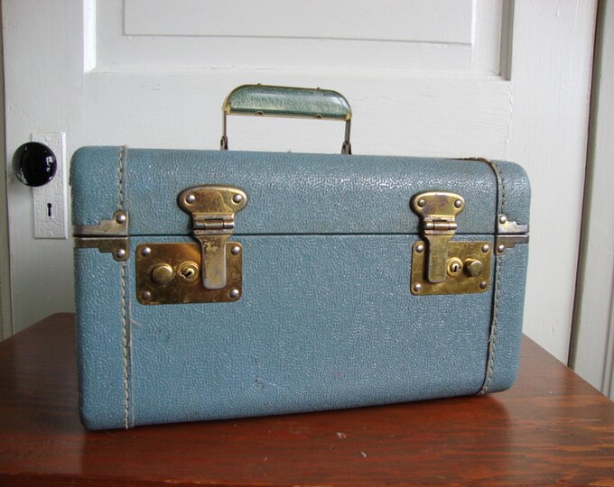 Vintage Baby Blue Train Case With White Threading and Textured - Etsy