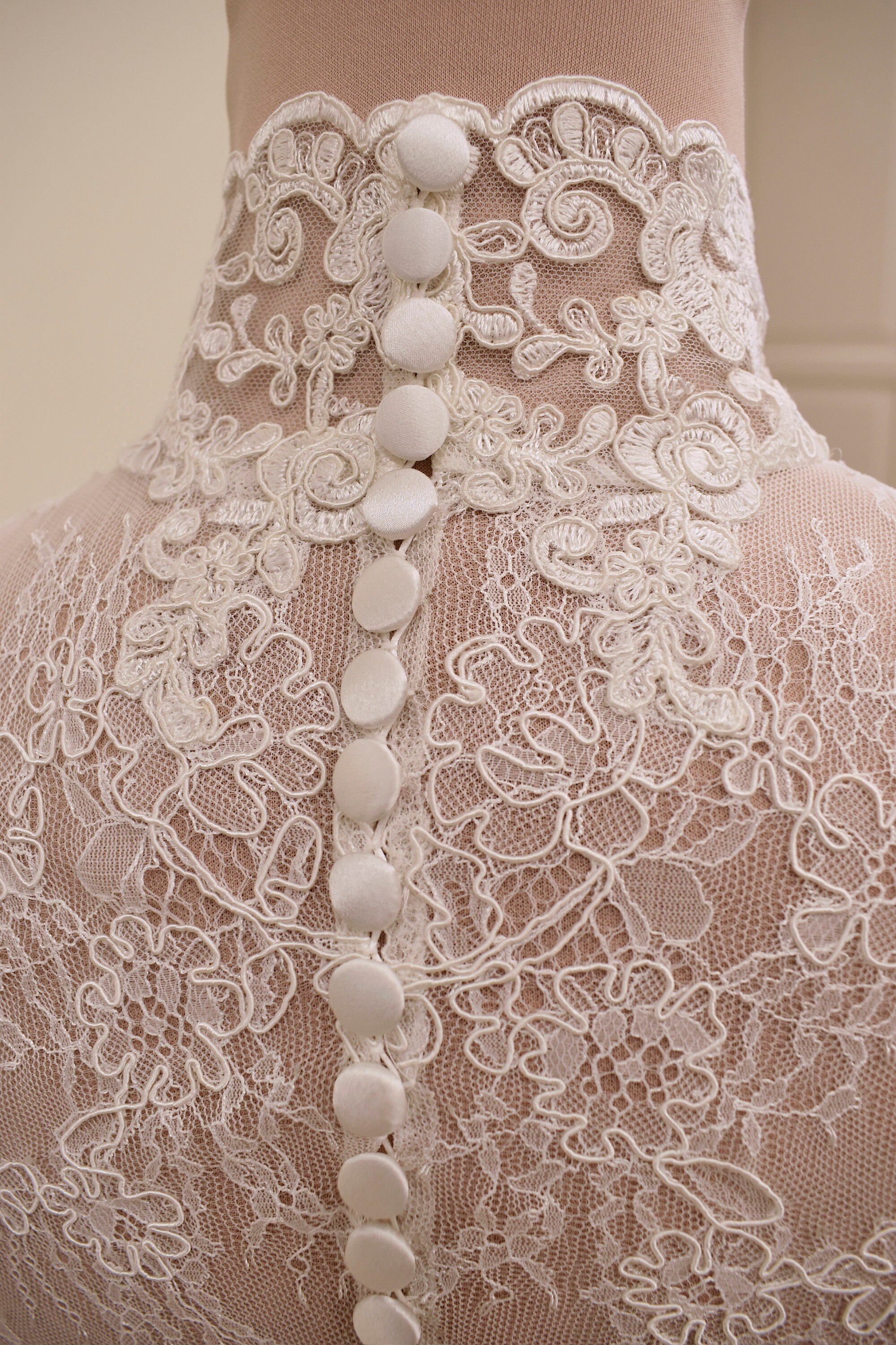 Hochzeit Body mit BH-Körbchen, Spitzen-Braut-Body, Hochzeit-Spitzentop ...