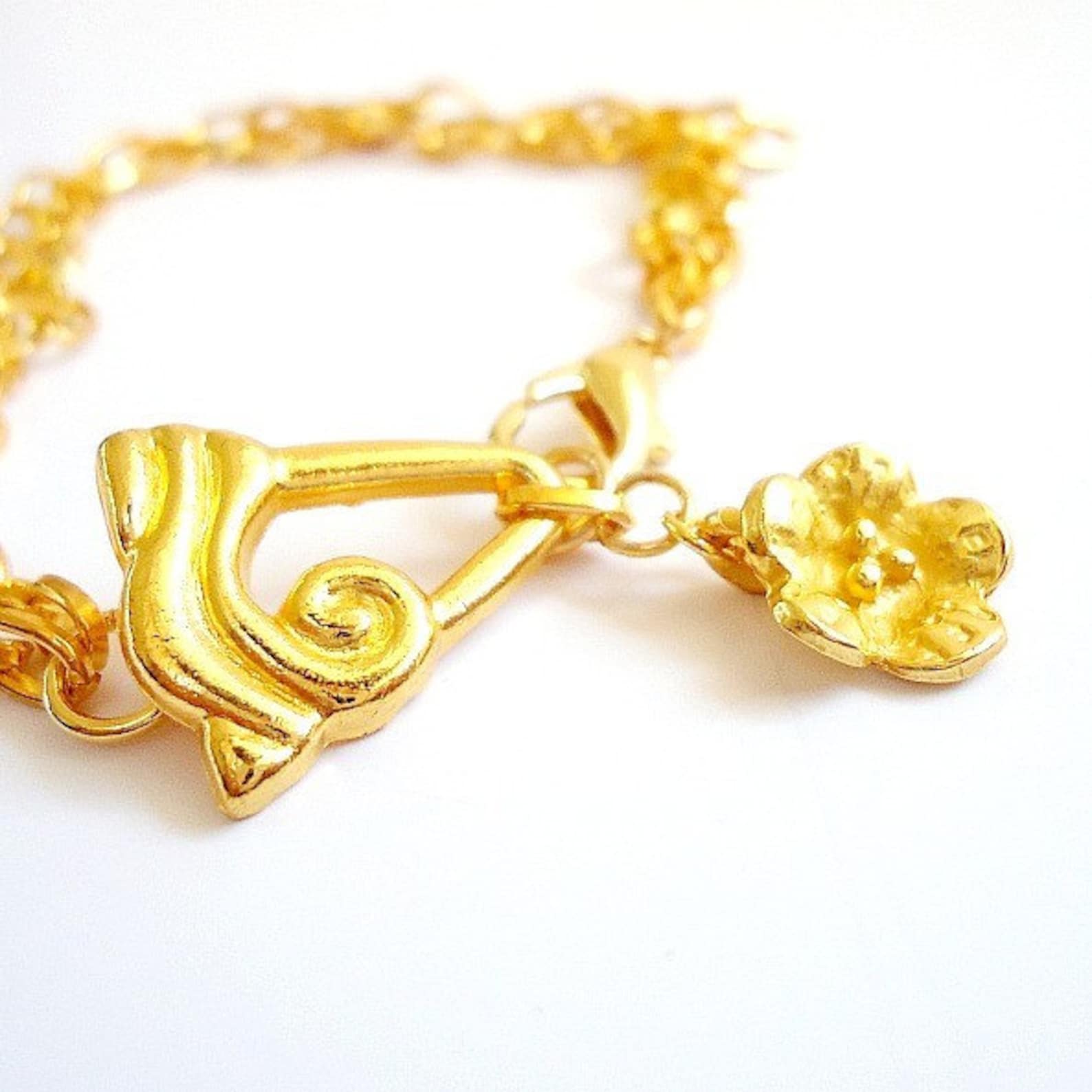 Gold Bracelet Chain Jewelry Flower Charm First Wedding Anniversary ...