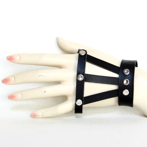 Trifecta Hand Harness -- Black Leather - Etsy