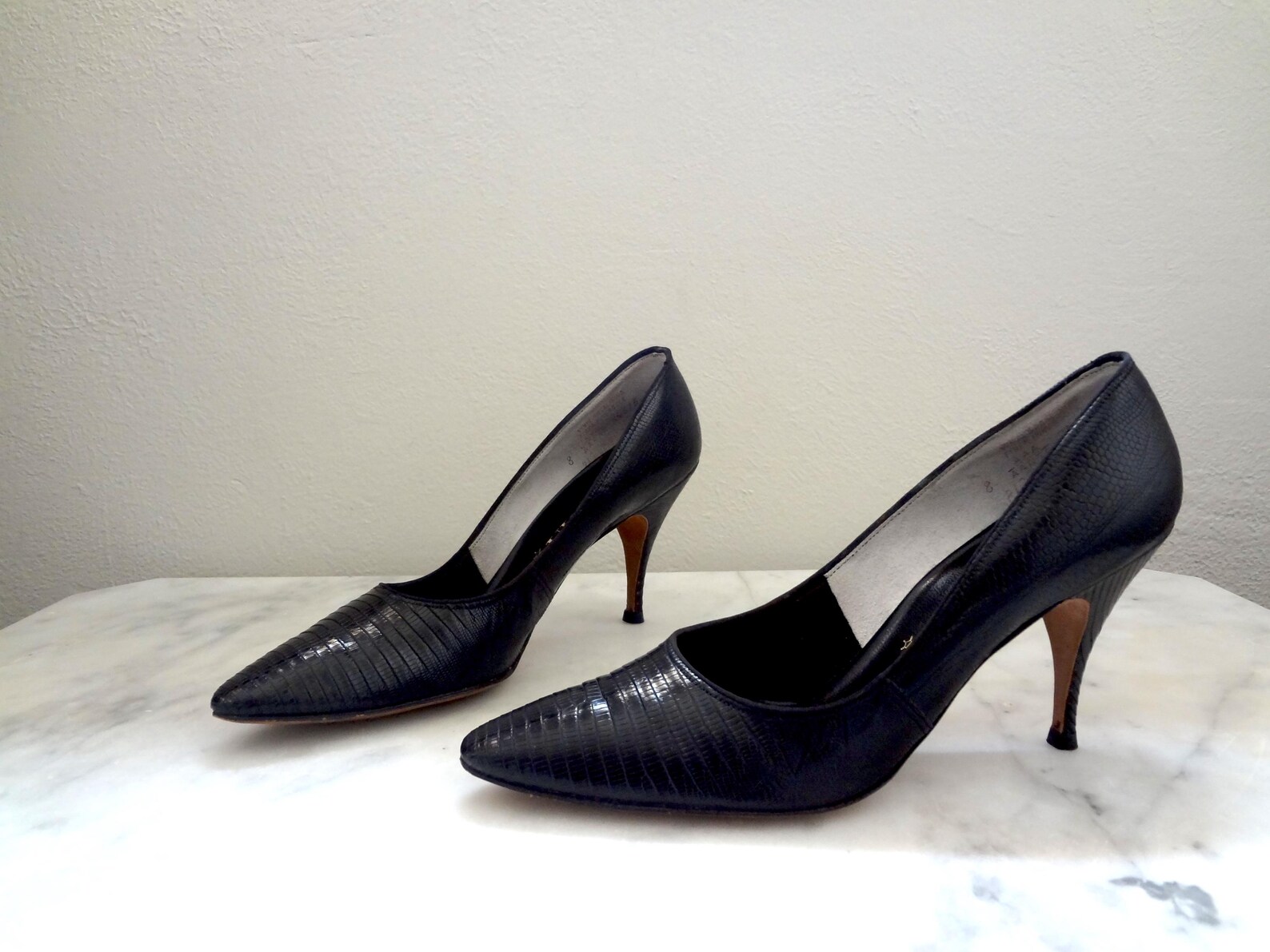 1950s Black Stiletto Heels / Vintage Reptile Embossed Pointy Toe Heels ...