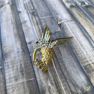 Gorgeous Vintage Butler Style Hummingbird Brooch Gold and White With ...