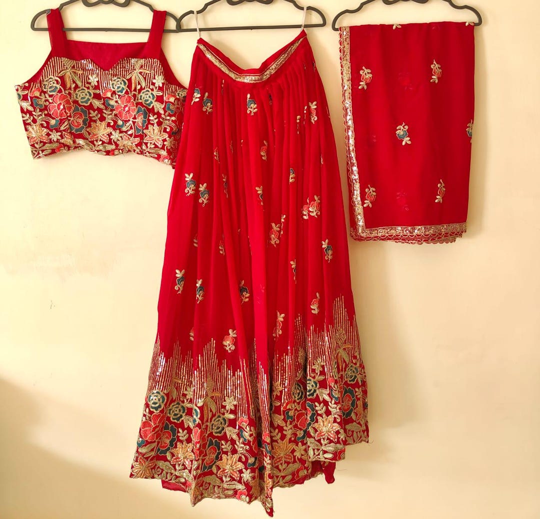 Red Lehenga Choli: Indian Wedding Guest Ghagra, Thread & Sequin Work - Etsy