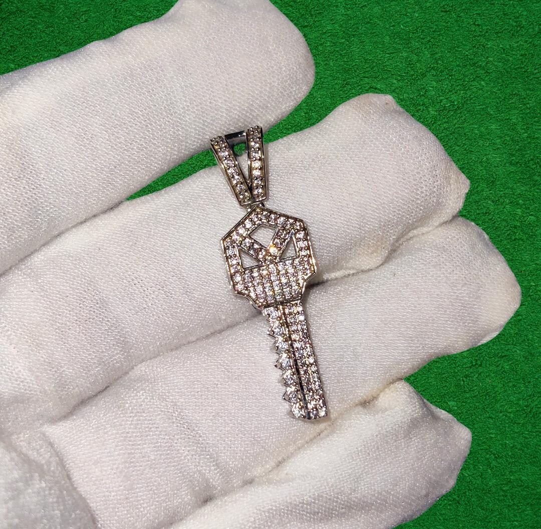 Natural Tester Pass Moissanite Key Pendant Round Cut Pendant 14K White ...