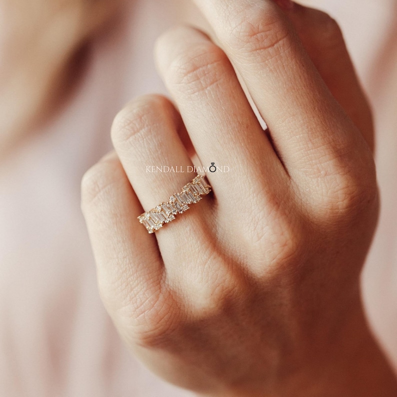 18K Gold Staggered Baguette and Round Moissanite Wedding Band/unique ...