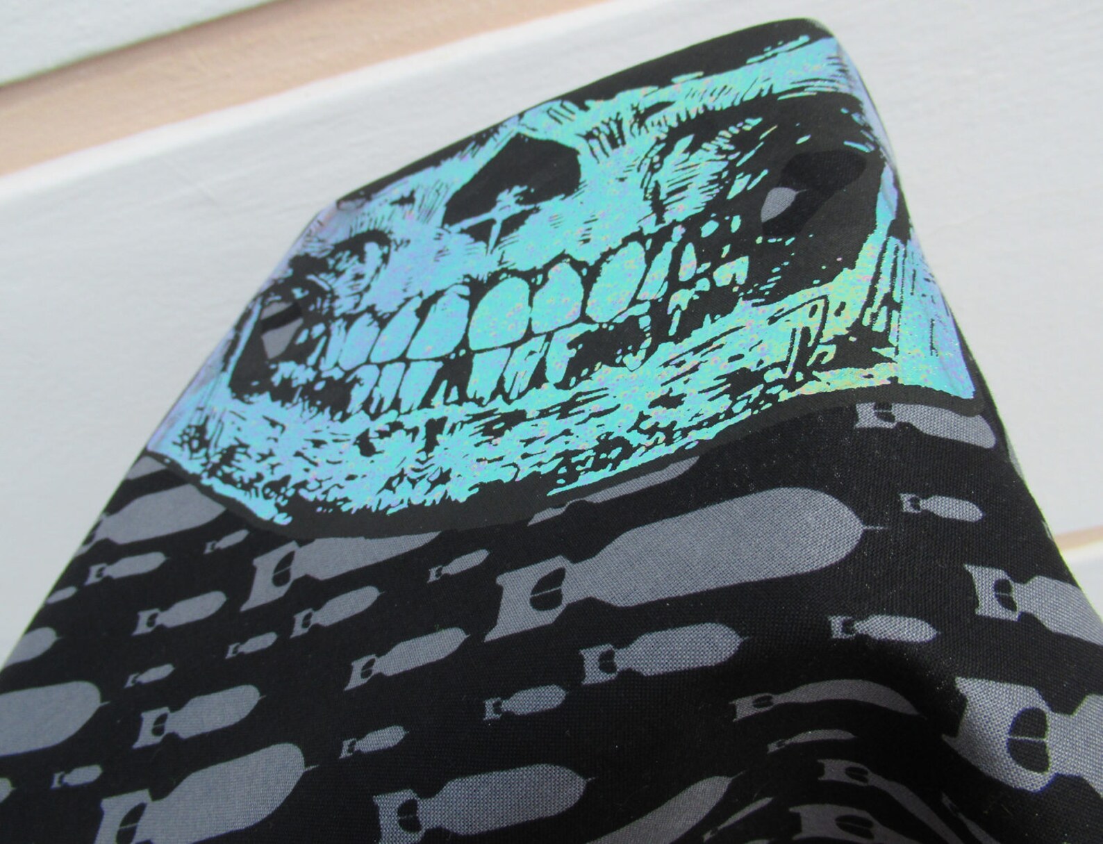 Zombie Apocalypse Holographic Skull Face Silver Bomb Print Black ...