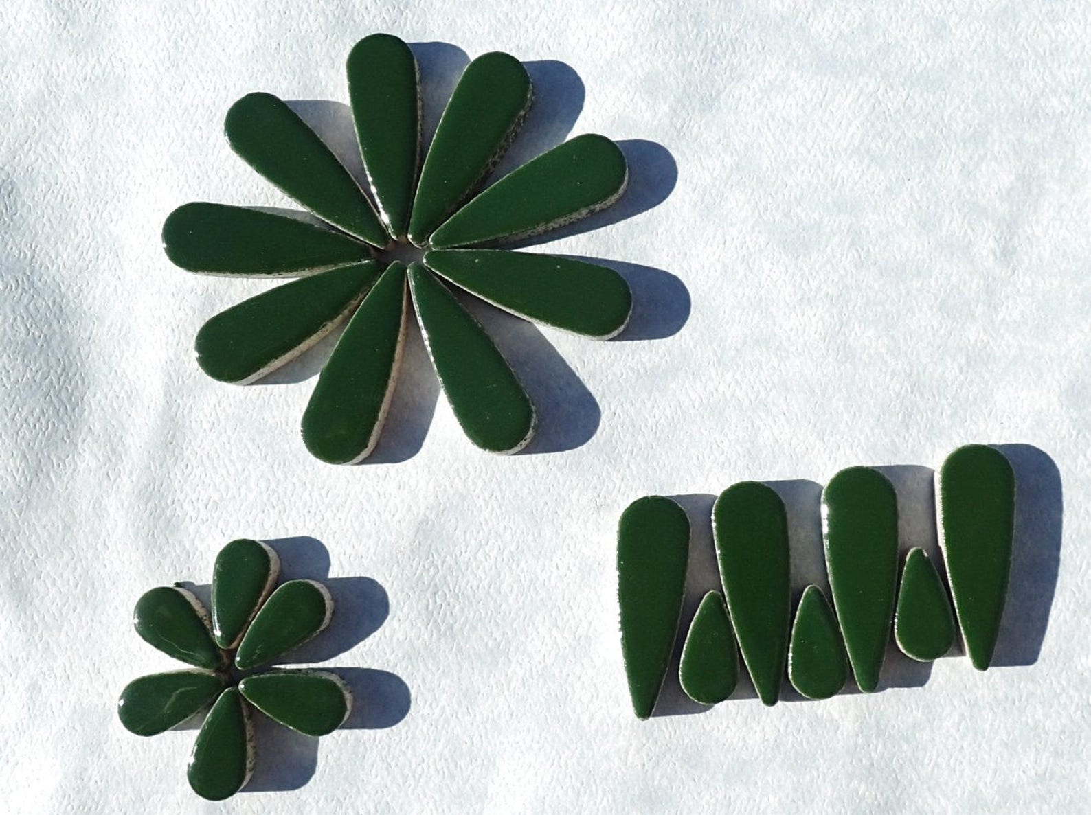 Deep Green Teardrop Mosaic Tiles - 50g Ceramic Petals in Mix of 2 Sizes ...