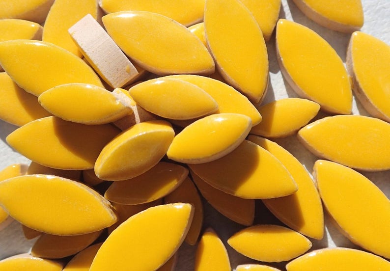 Lemon Yellow Petals Mosaic Tiles - 50g Ceramic Leaves in Mix of 2 Sizes ...