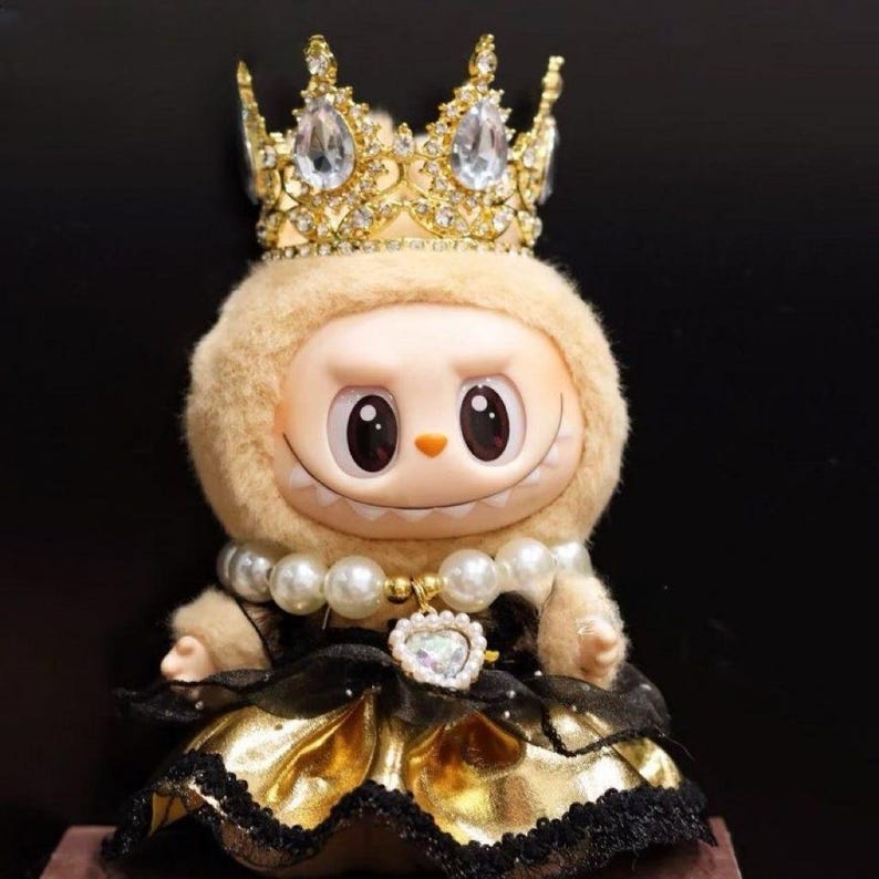 Queen-inspired Labubu Outfit – Handmade Royal Dress With Pearl Necklace ...